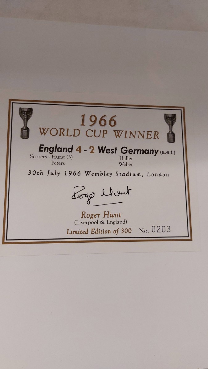 Sir Roger The Life and Times of Roger Hunt , a Liverpool Legend