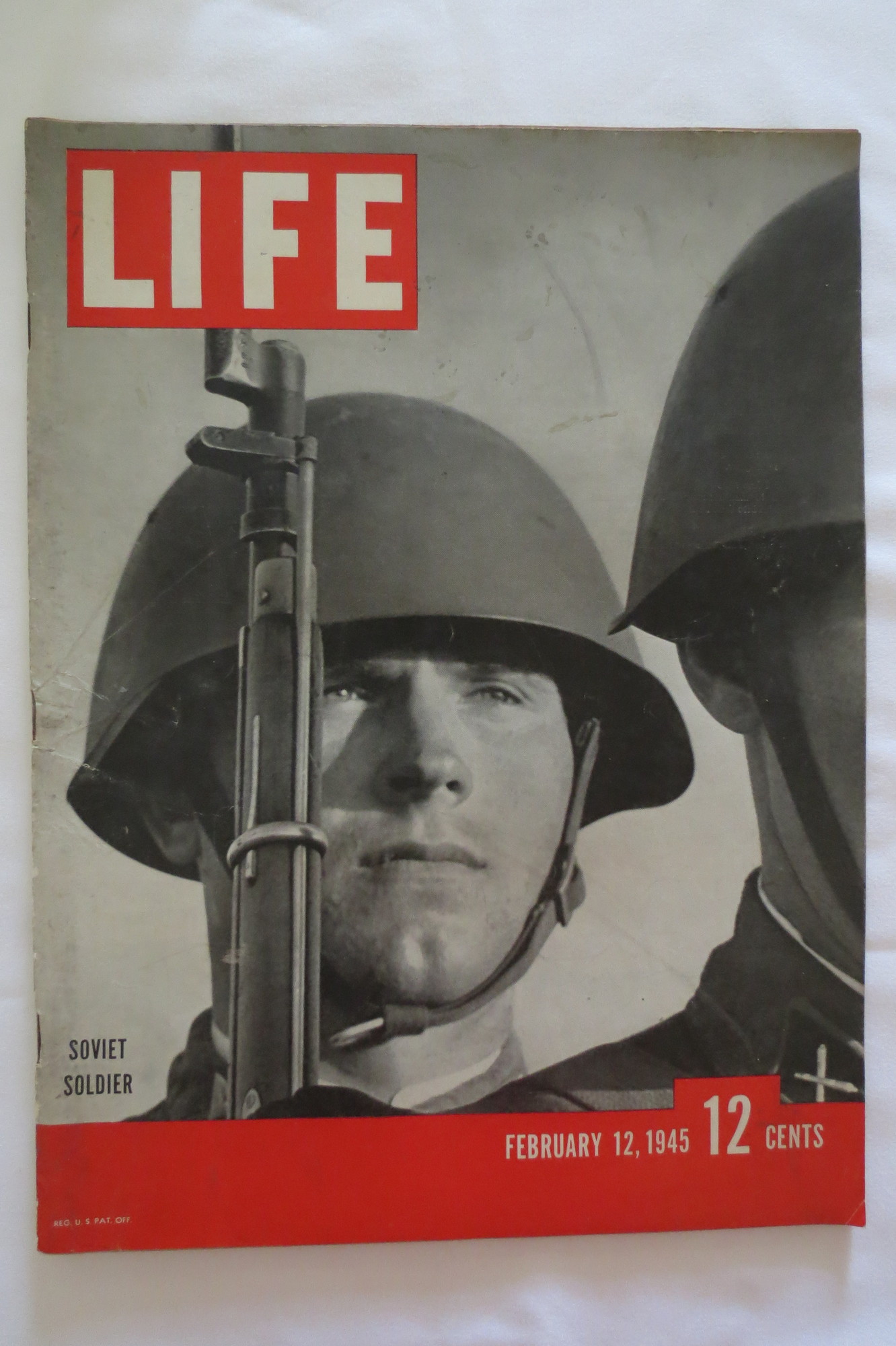 LIFE MAGAZINE FEBRUARY 12, 1945 (SOVIET SOLDIER COVER)
