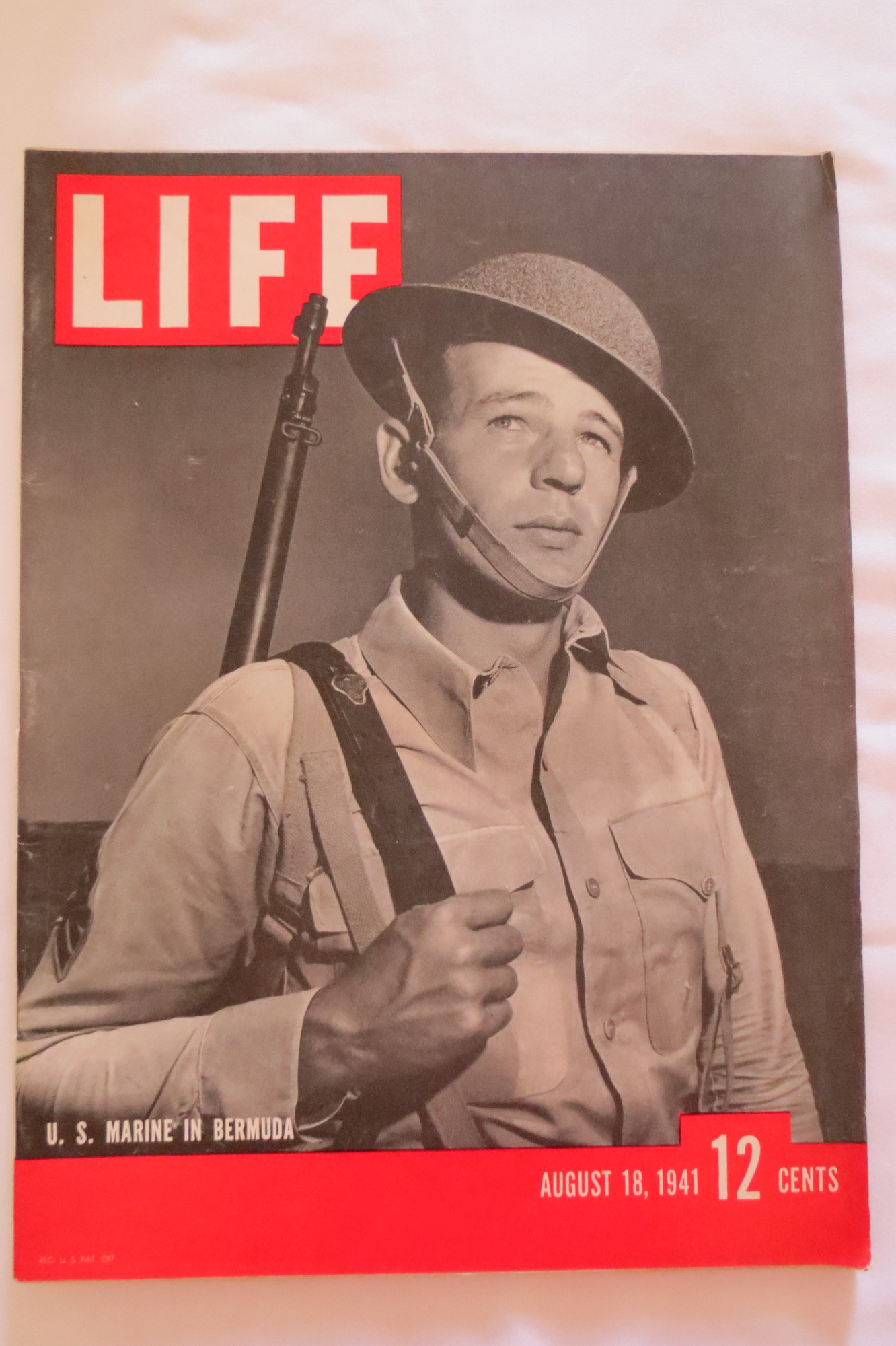 LIFE MAGAZINE - NOVEMBER 1, 1943 ( THUNDERBOLT FIGHTER)