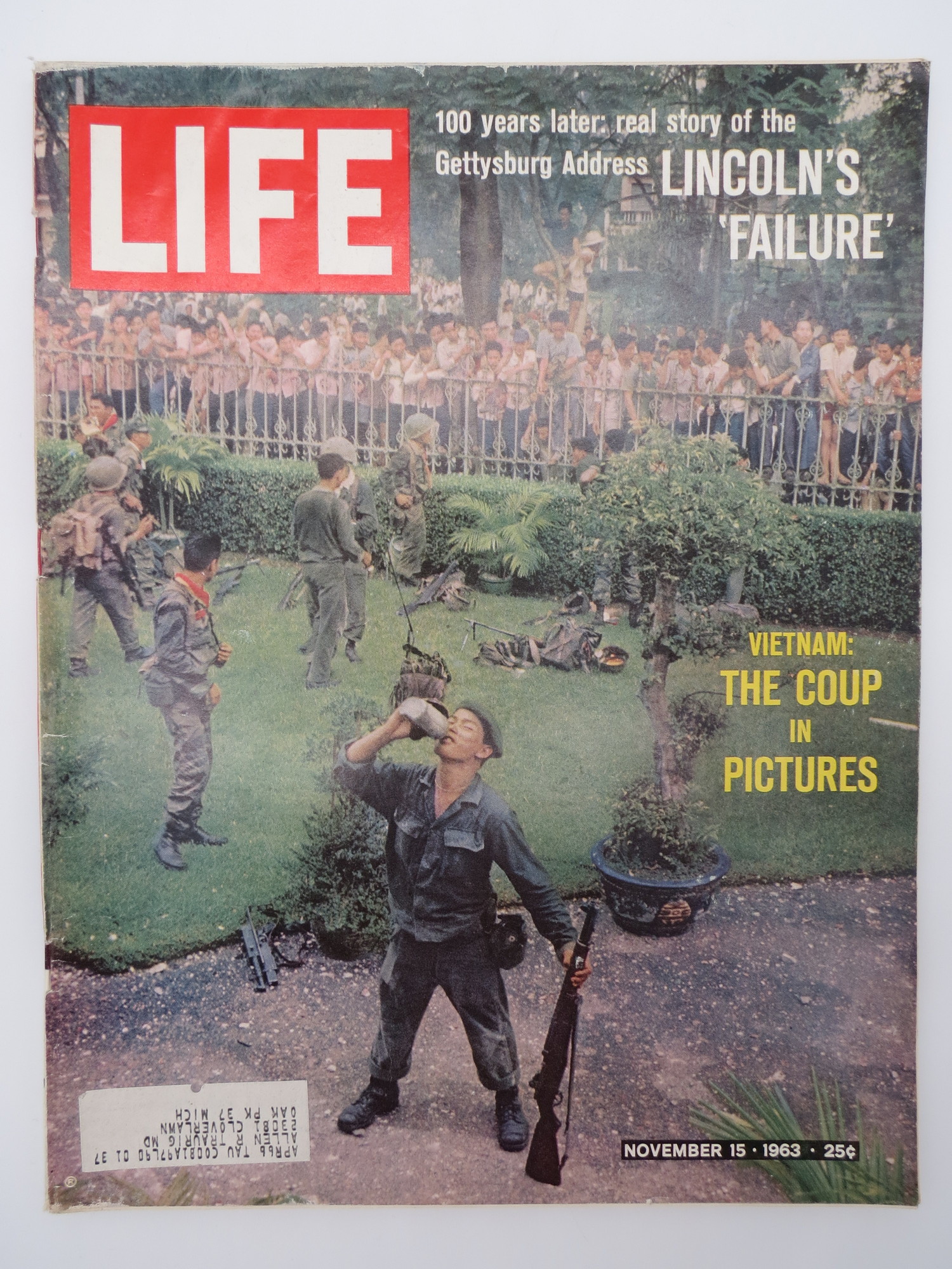 LIFE MAGAZINE NOVEMBER 15, 1963 (VIETNAM: THE COUP IN PICTURES)